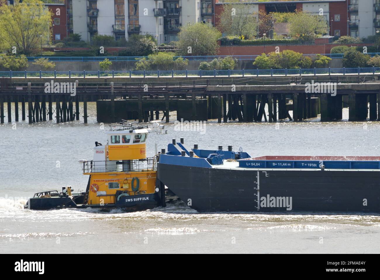 River Thames Tug Barge High Resolution Stock Photography and Images - Alamy