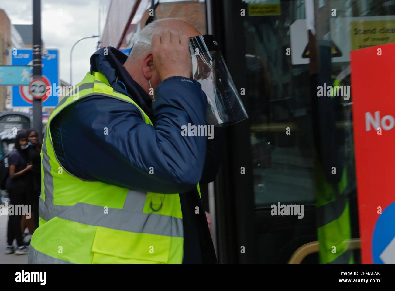 Tfl bus hi-res stock photography and images - Alamy