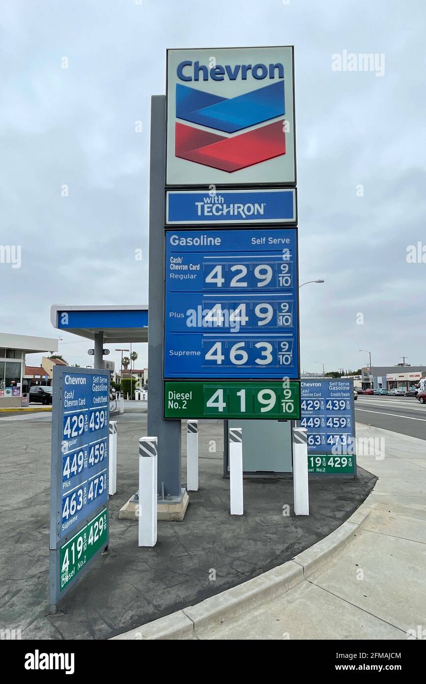 Chevron gas station prices hi-res stock photography and images - Alamy