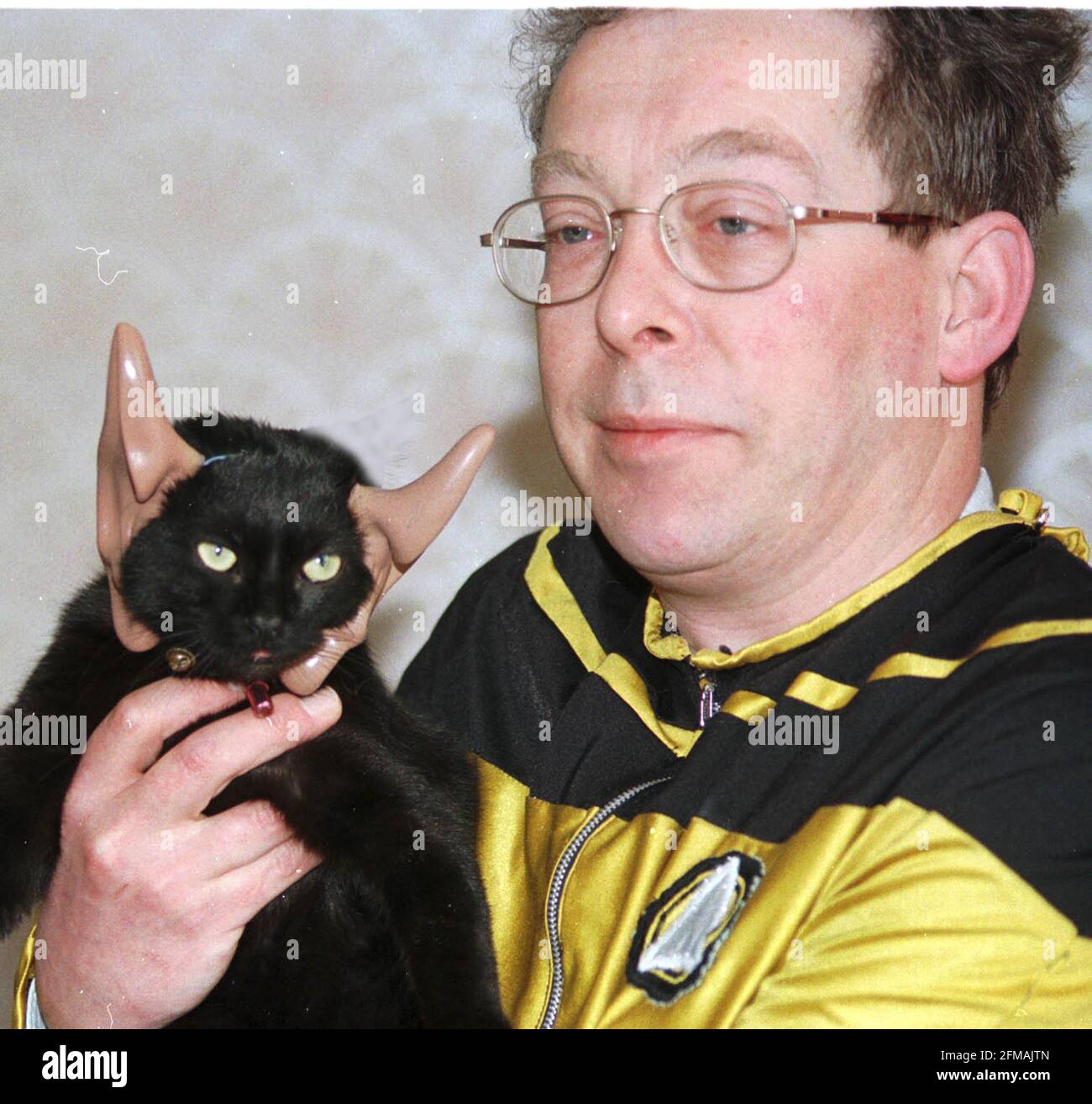 NEWS OF THE WORLD EXCLUSIVE TIFFIN, THE STAR TREK LOVING CAT, WITH ...