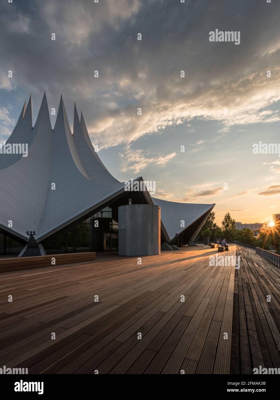 Roof construction tempodrom hi-res stock photography and images - Alamy