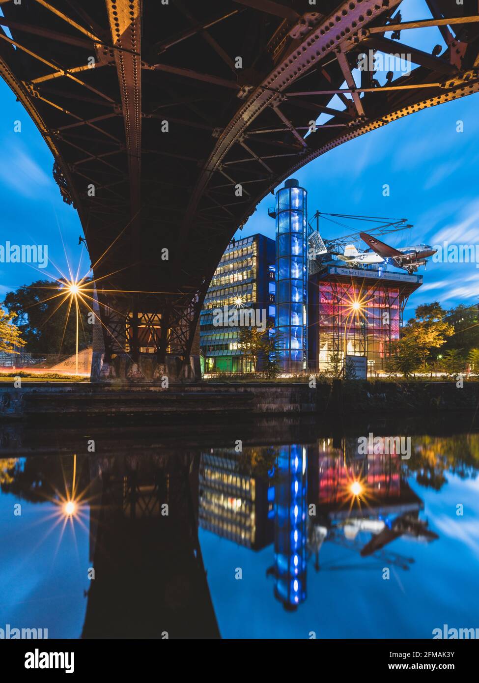 Flowering bushes at the Löwenbrücke in the Berlin zoo Stock Photo - Alamy