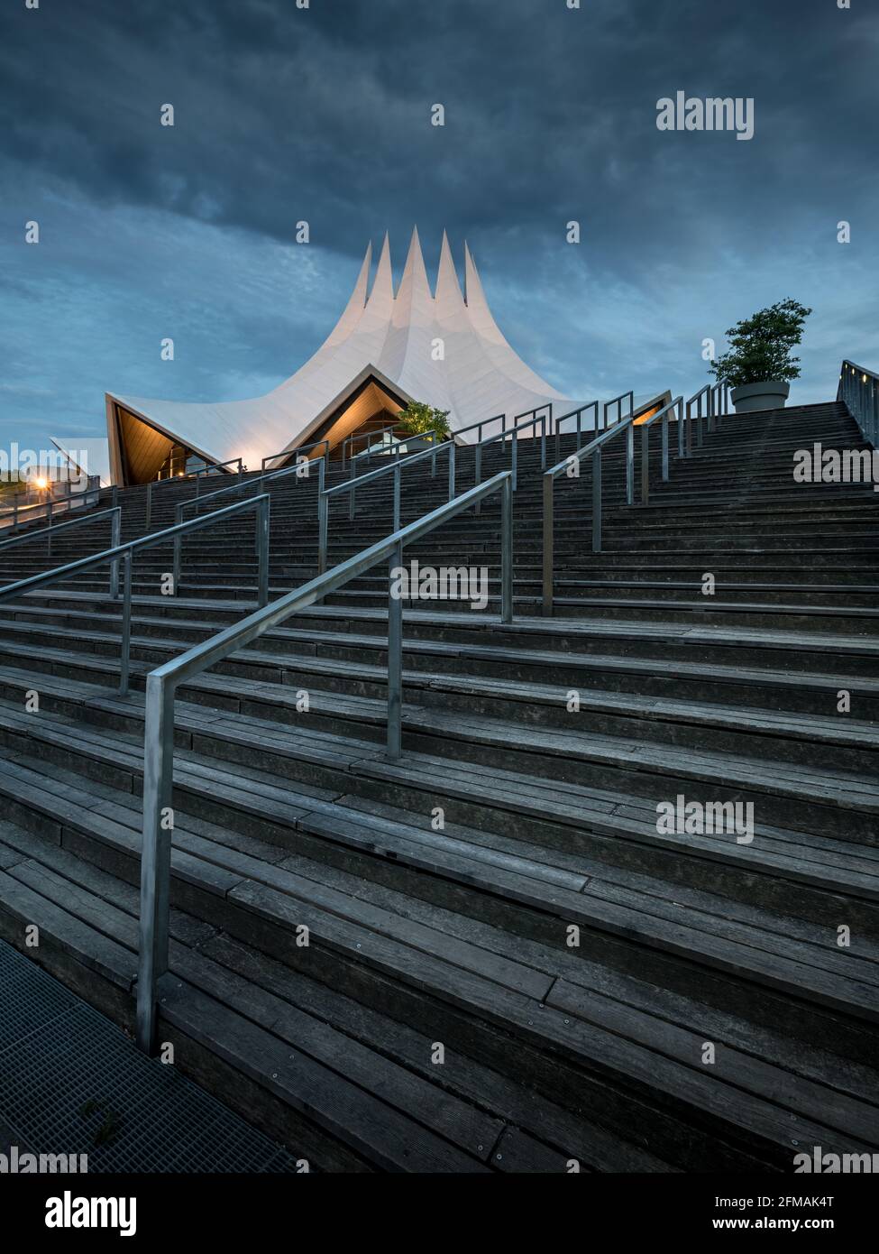 Roof construction tempodrom hi-res stock photography and images - Alamy