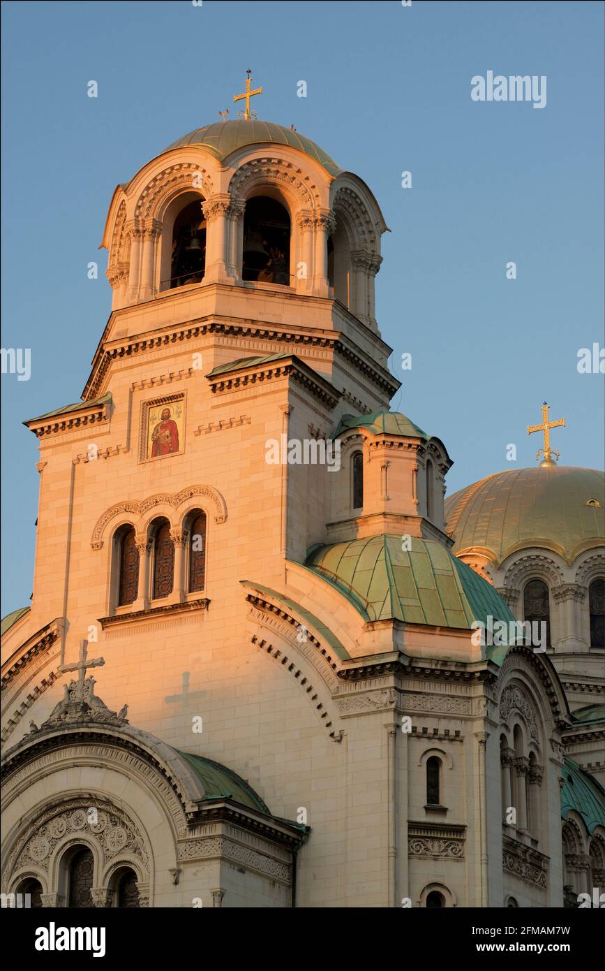 The St. Alexander Nevsky Cathedral (Bulgarian: Храм-паметник "Свети ...