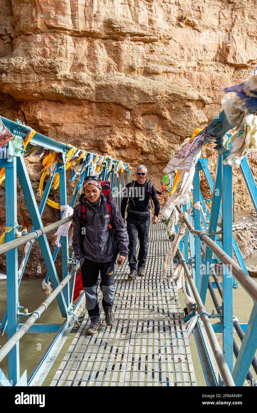 Guide bridge hi-res stock photography and images - Alamy