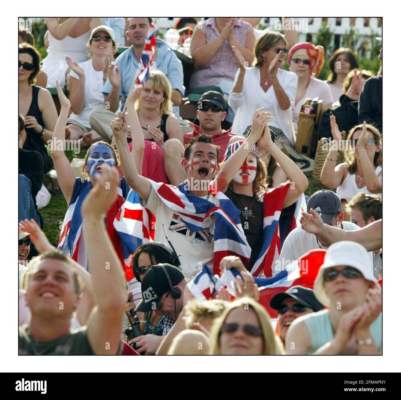 Henman Hill as Tim Henman strugles to his victory.pic David Sandison 21 ...
