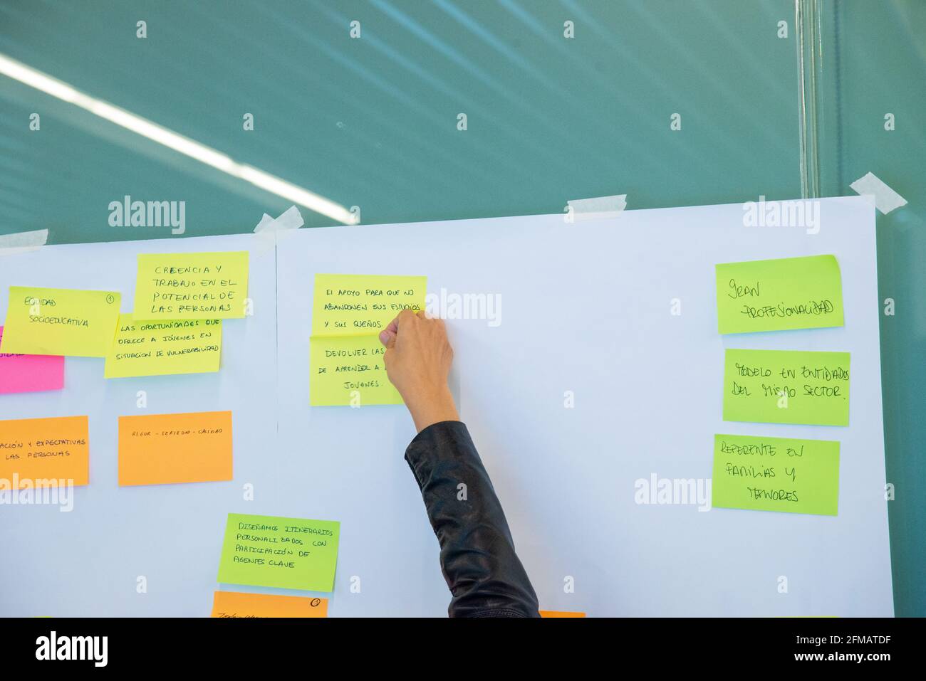 important notes to remember in a Working meeting Stock Photo - Alamy