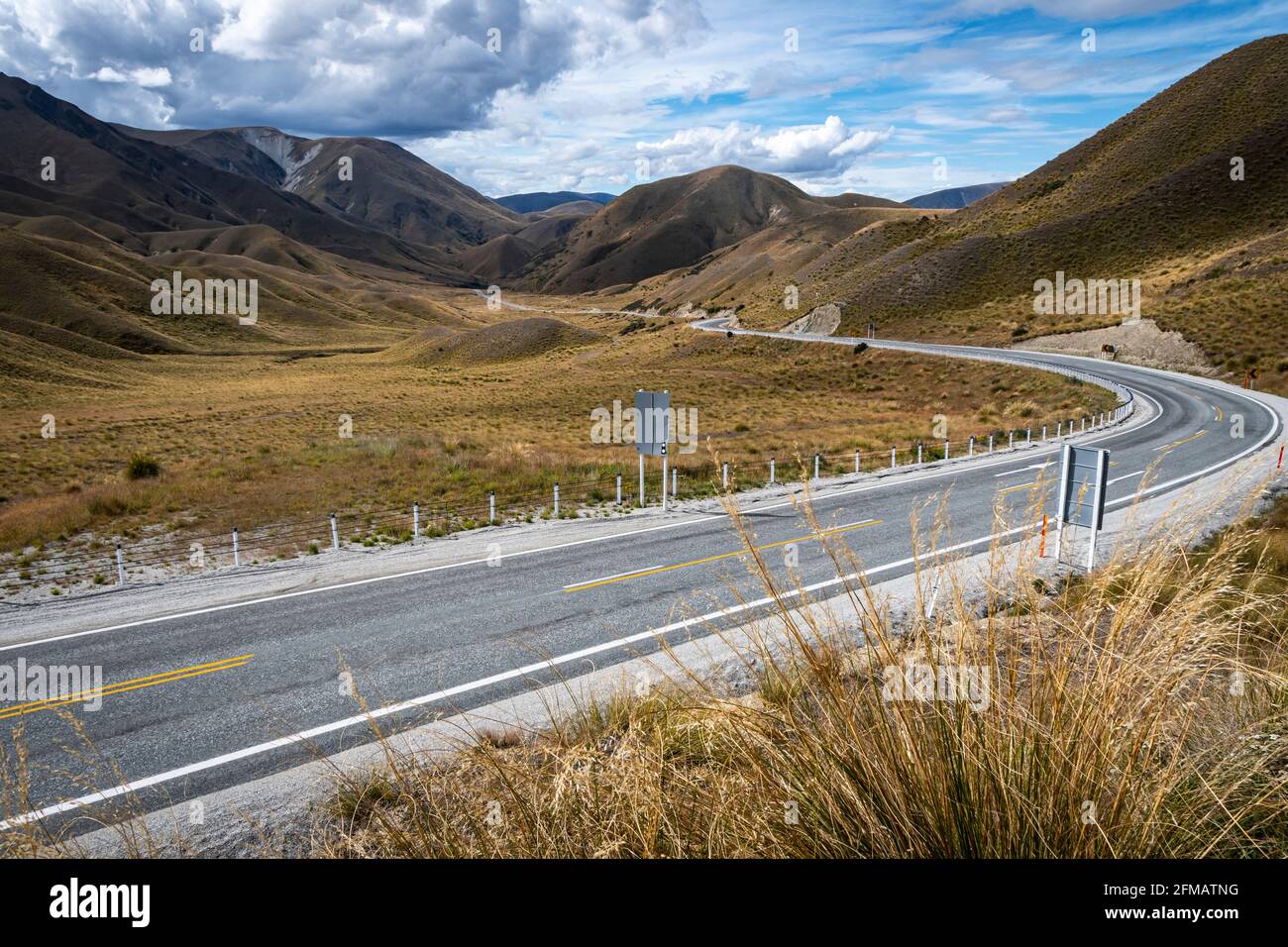 Desert road new zealand hi-res stock photography and images - Alamy
