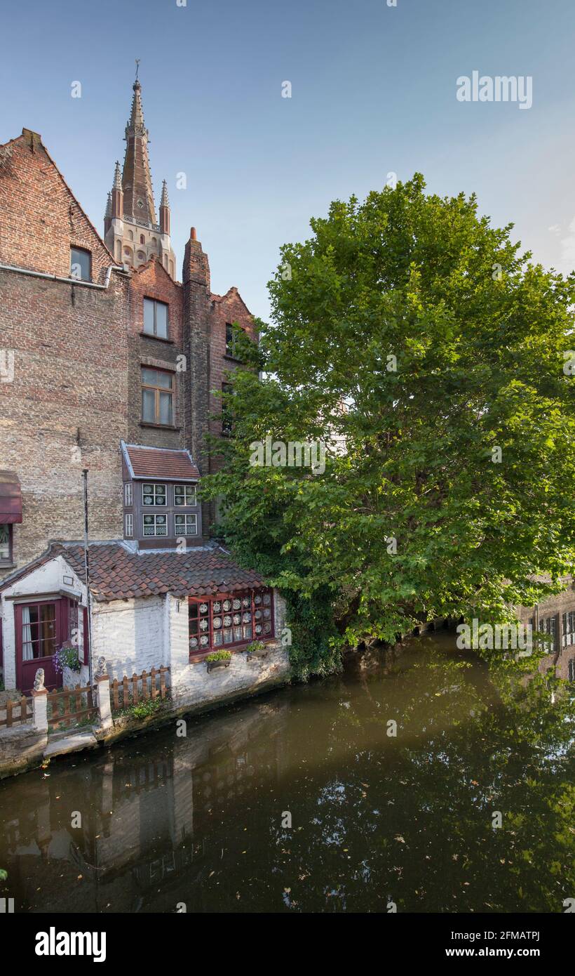 Canal at Mariastraat, Brugge Stock Photo - Alamy