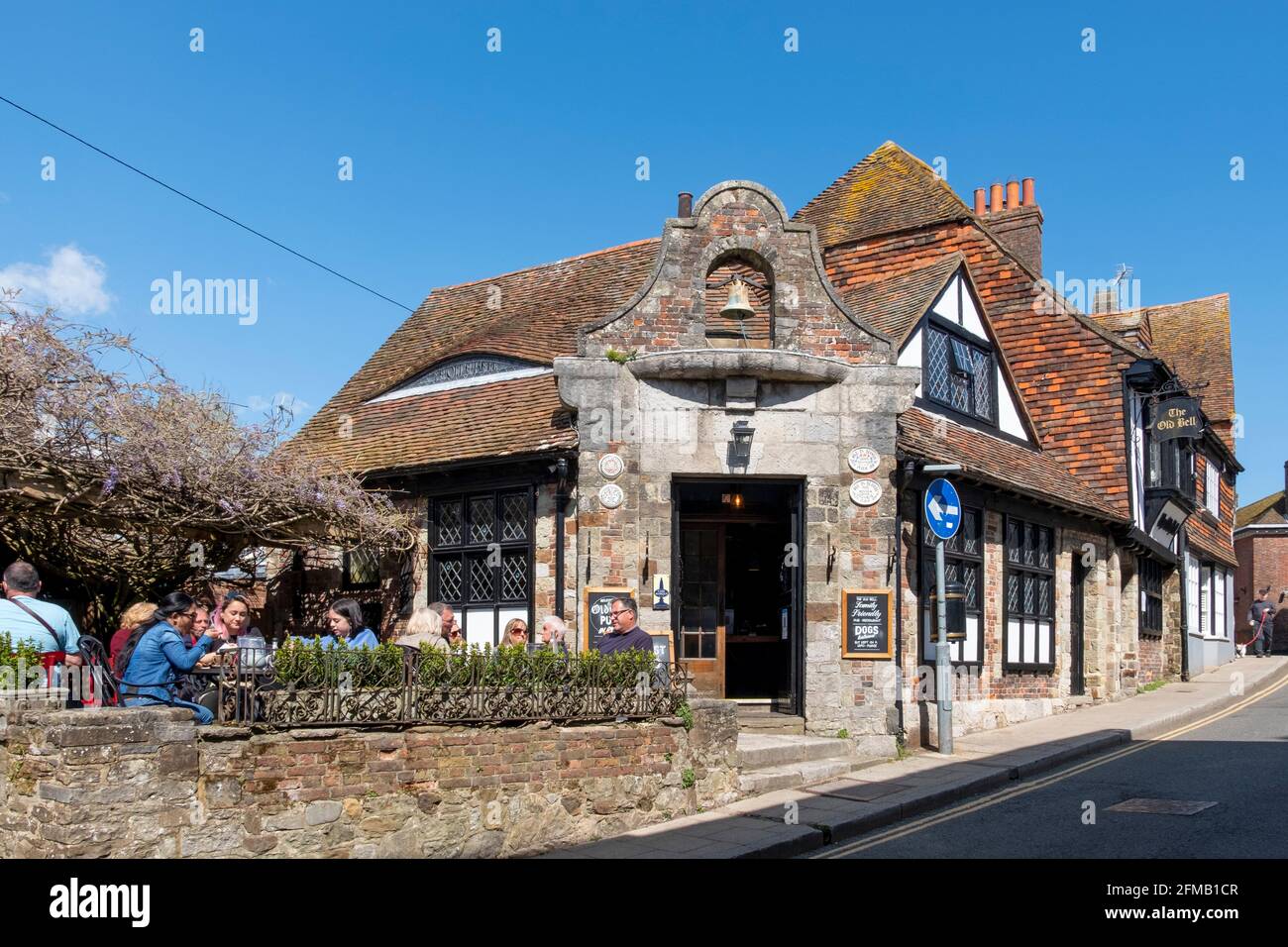 Old pub in port hi-res stock photography and images - Alamy