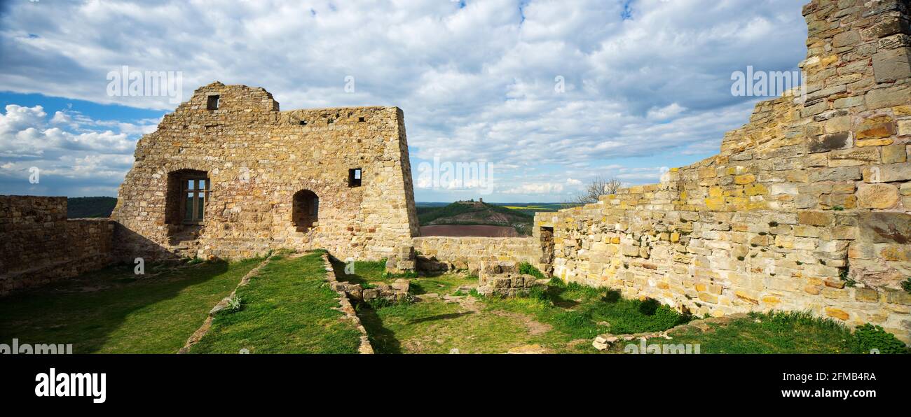 Germany, Thuringia, Mühlberg, castle ruin Mühlburg, in the back ruin ...