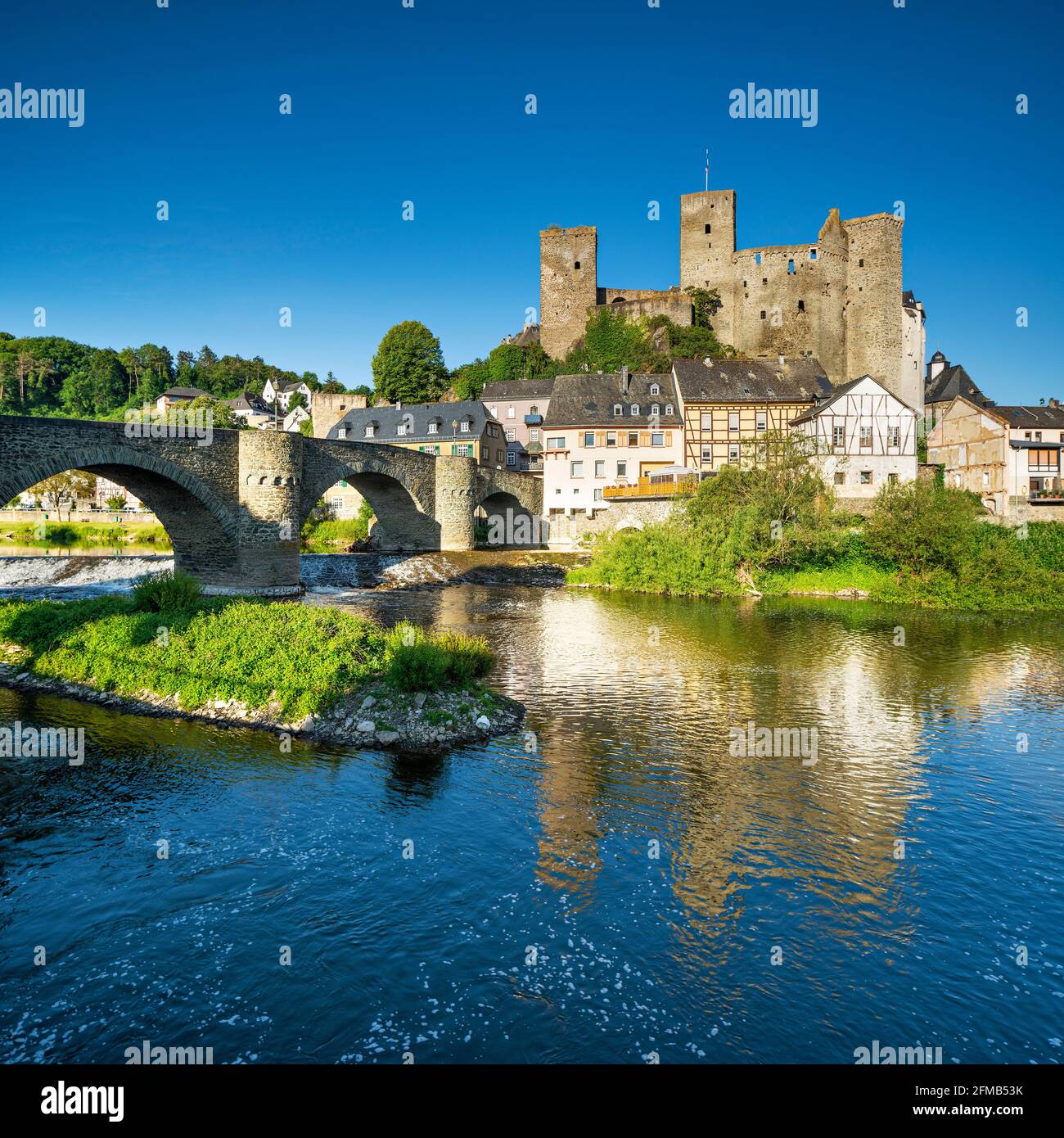 Germany, Hessen, Runkel, castle and town of Runkel with a medieval ...