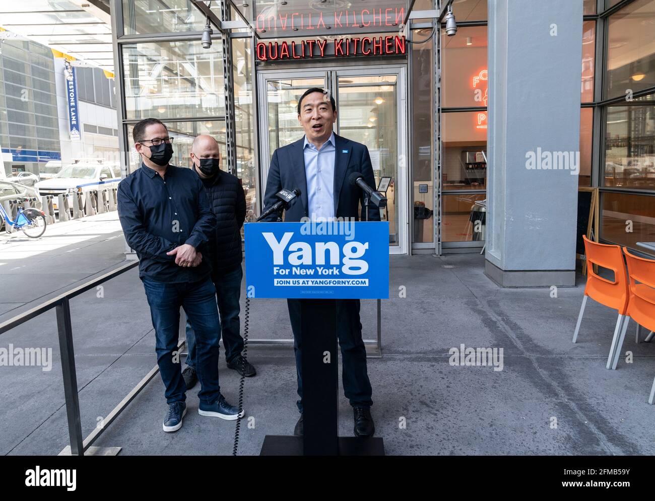 Jonathan schinipper hi-res stock photography and images - Alamy