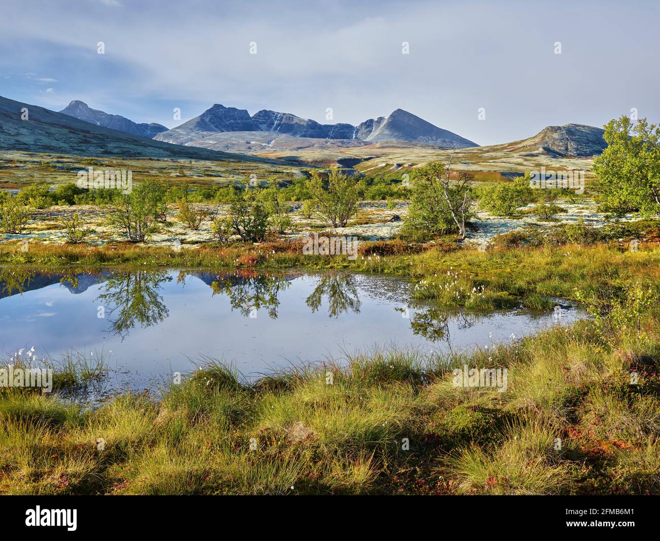 Lake, Högronden massif, Döralen, Rondane National Park, Oppland, Norway ...
