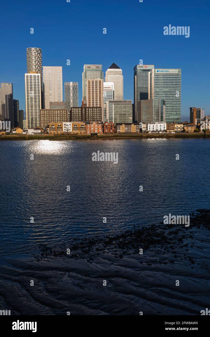 England, London, Docklands, River Thames and Warm Early Morning Light ...