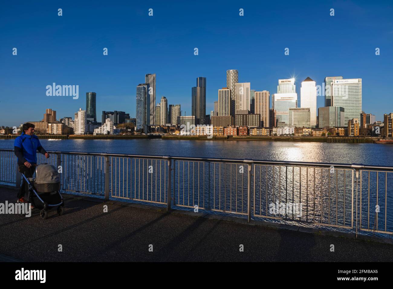 England, London, Docklands, River Thames and Warm Early Morning Light ...