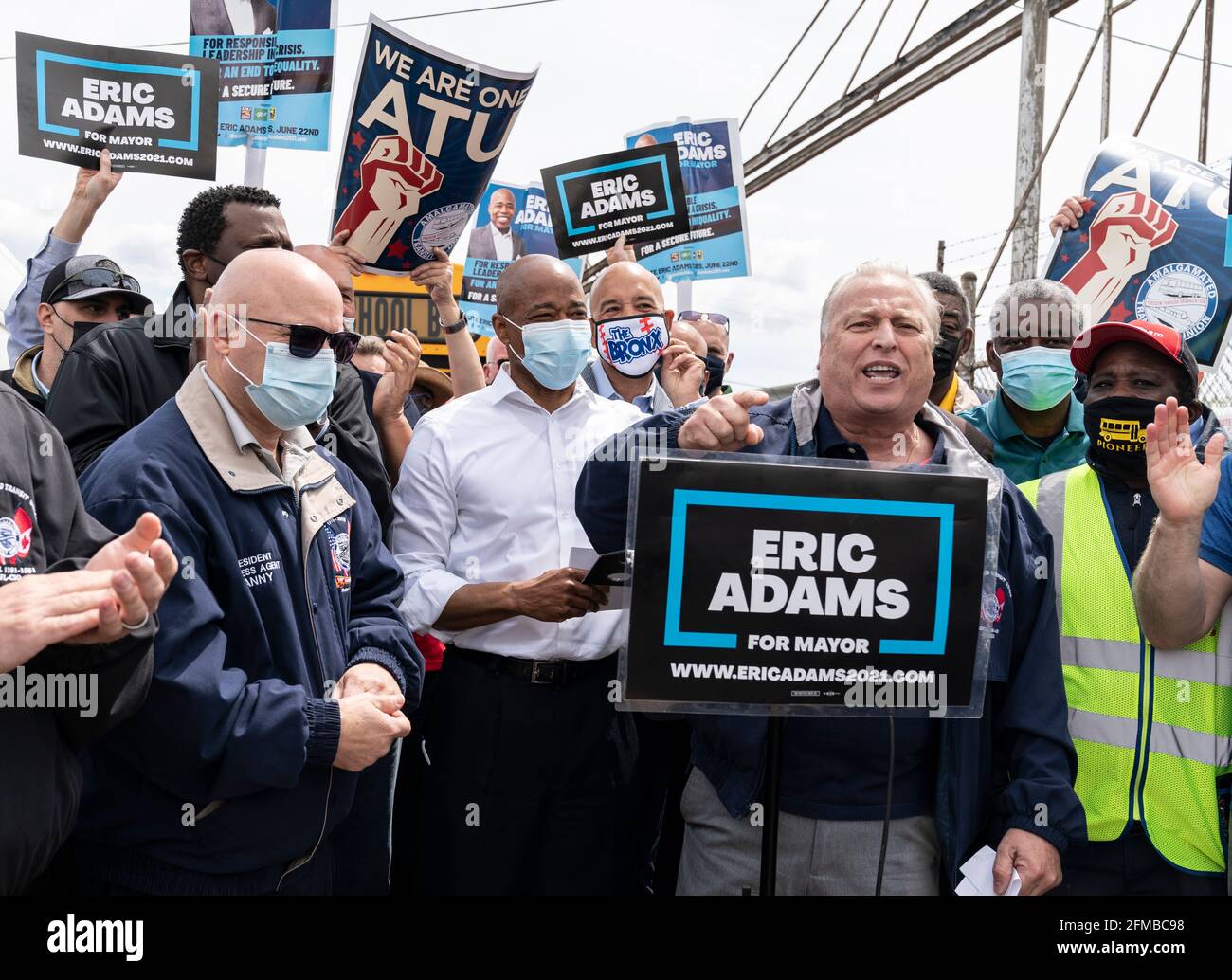 Amalgamated transit union local 1181 hi-res stock photography and ...