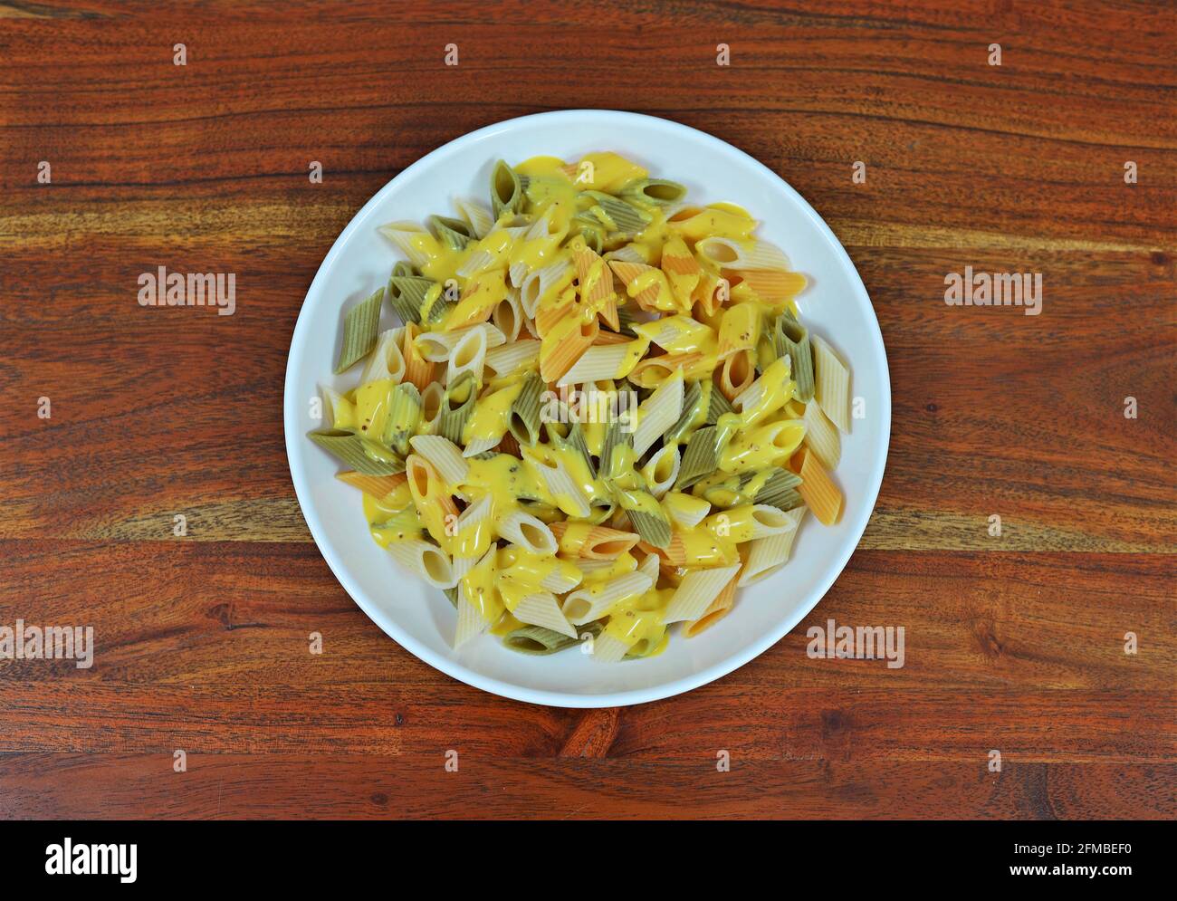 Macaroni on plate hi-res stock photography and images - Alamy