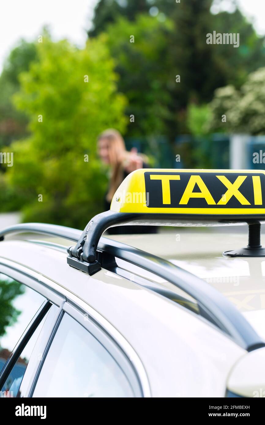 Driver waving hi-res stock photography and images - Alamy