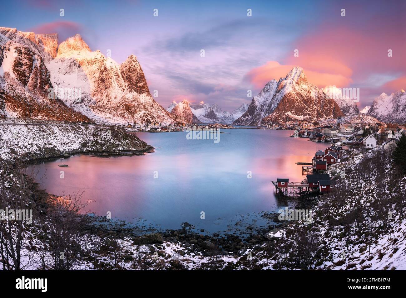Reine norway hi-res stock photography and images - Alamy