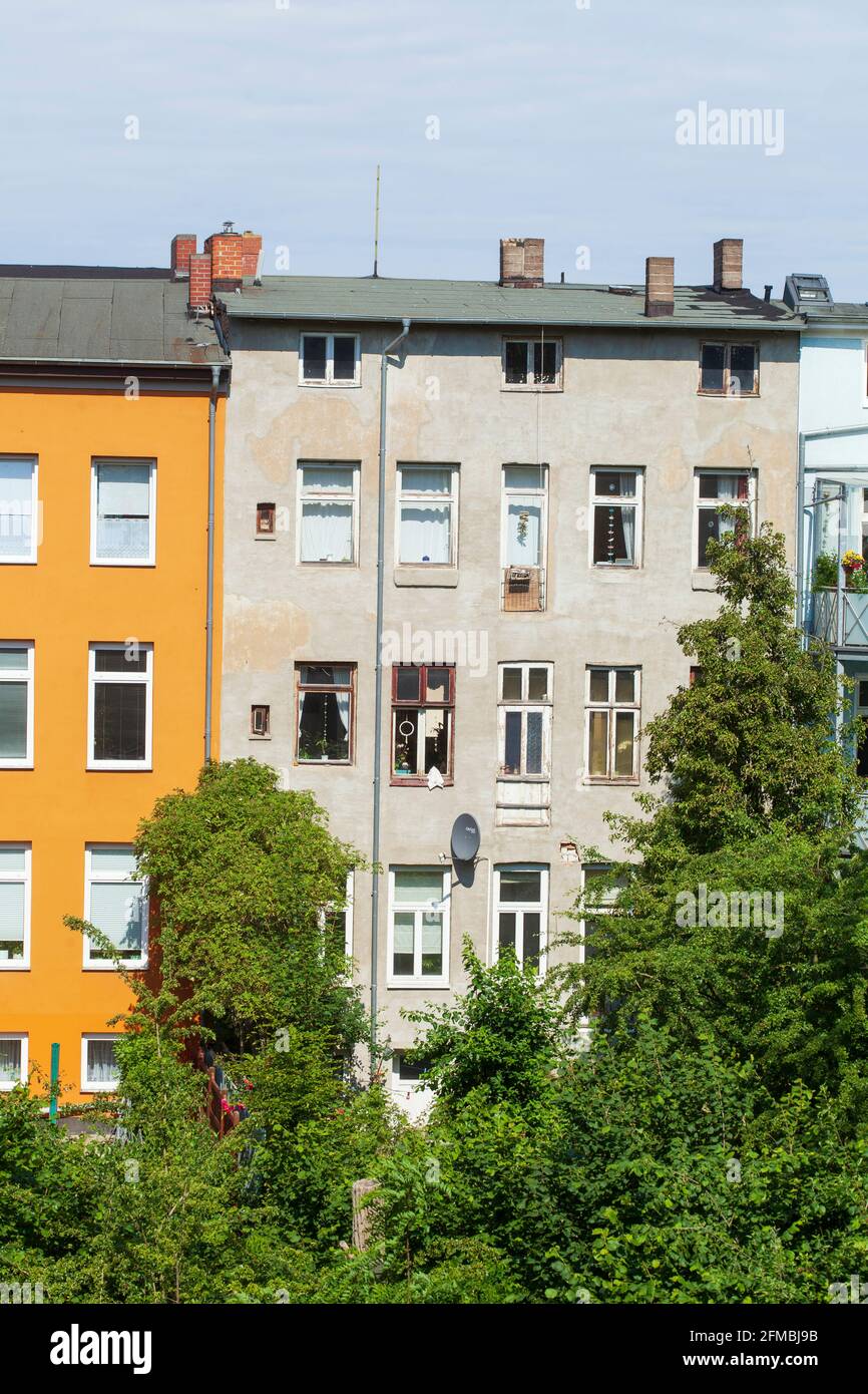 Apartment building backside hi-res stock photography and images - Alamy