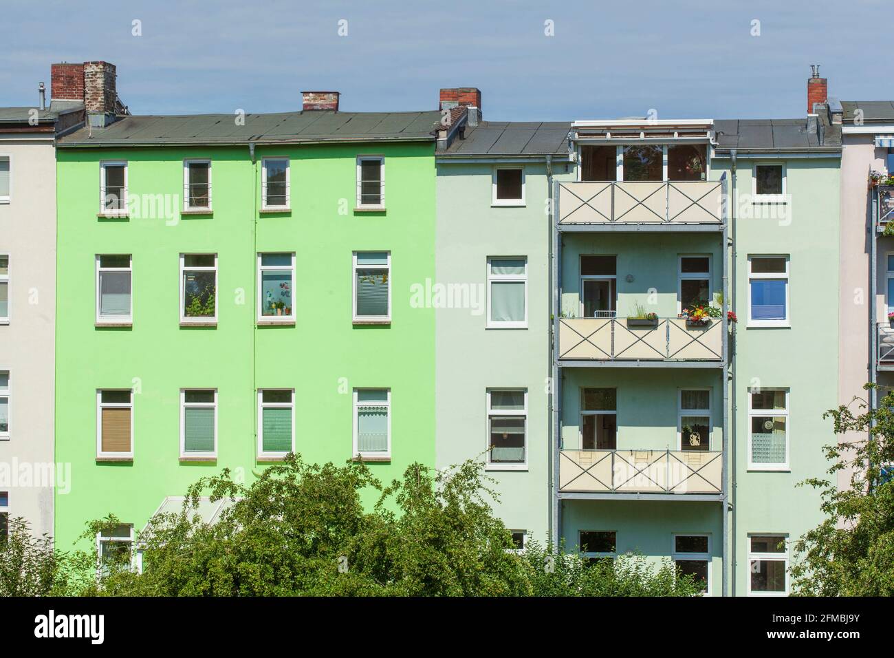 Apartment building backside hi-res stock photography and images - Alamy