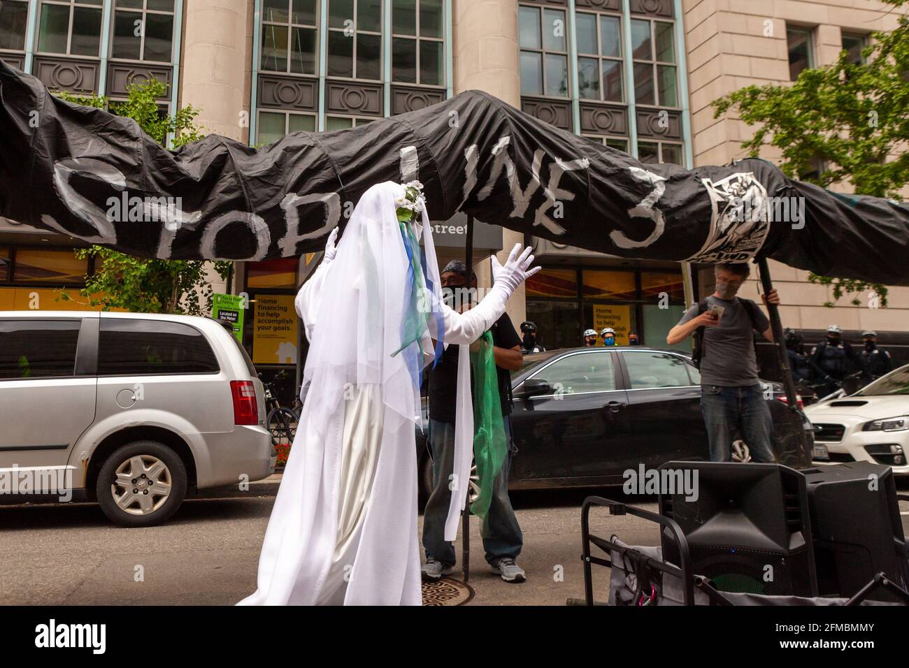 Stop the black snake hi-res stock photography and images - Alamy