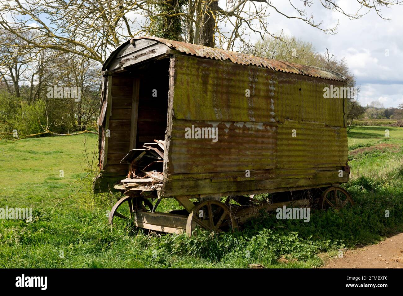 Old shepherds hut hi-res stock photography and images - Alamy