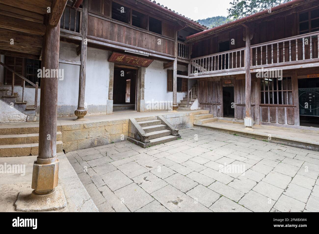 Hmong family hi-res stock photography and images - Alamy