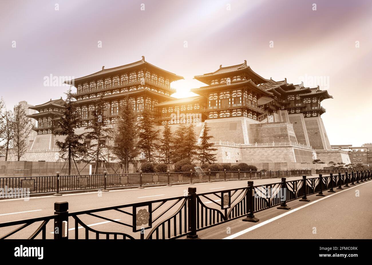 Yingtian Gate is the south gate of Luoyang City in the Sui and Tang ...