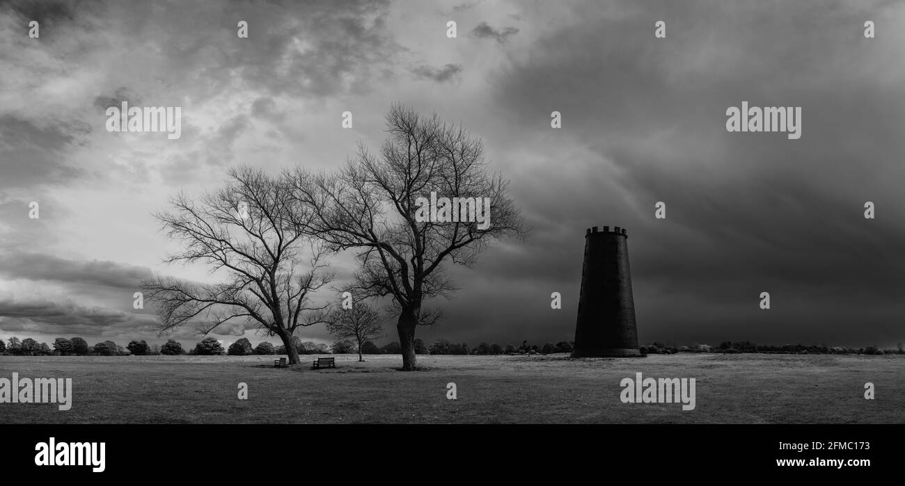 Monument spring uk Black and White Stock Photos & Images - Alamy