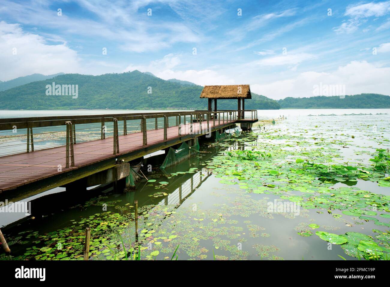 Trestle pier hi-res stock photography and images - Alamy