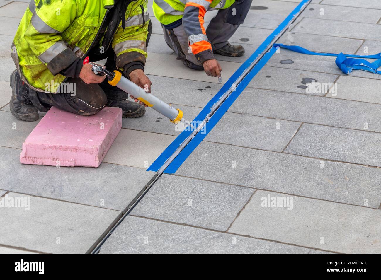 Silicone gun hi-res stock photography and images - Alamy