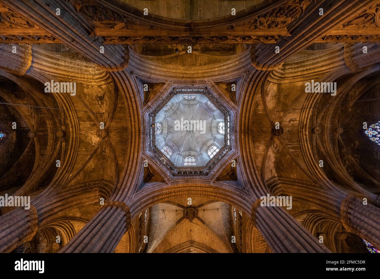 Gothic ceiling hi-res stock photography and images - Alamy