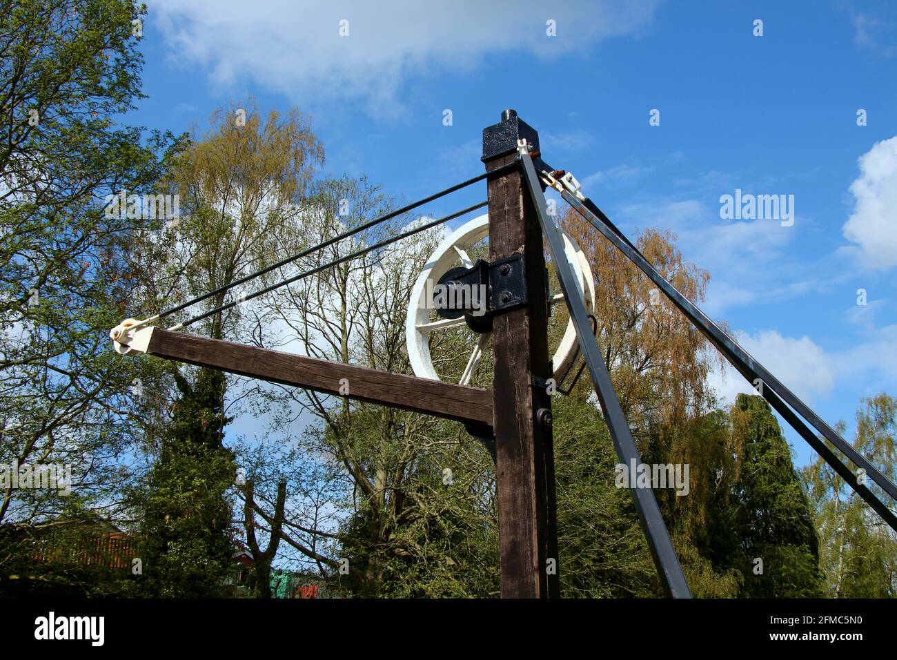 Old lifting crane hi-res stock photography and images - Alamy