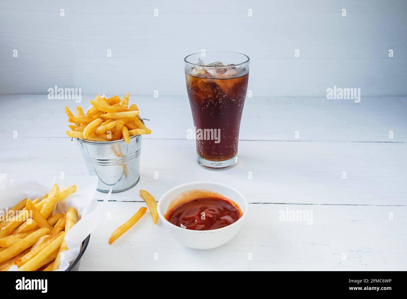 Burger fries soft drink hi-res stock photography and images - Alamy