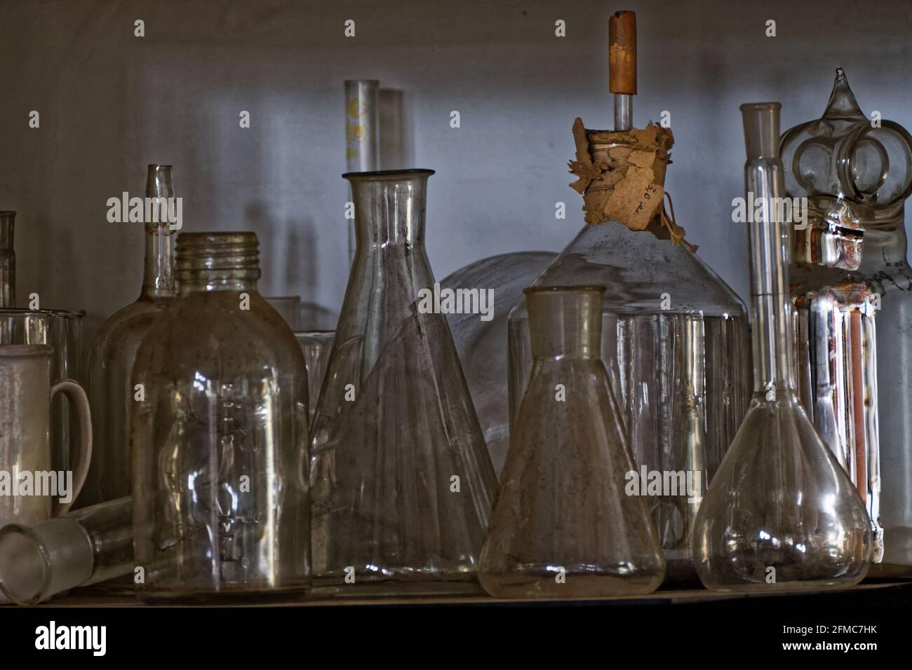 Antique flasks hi-res stock photography and images - Alamy