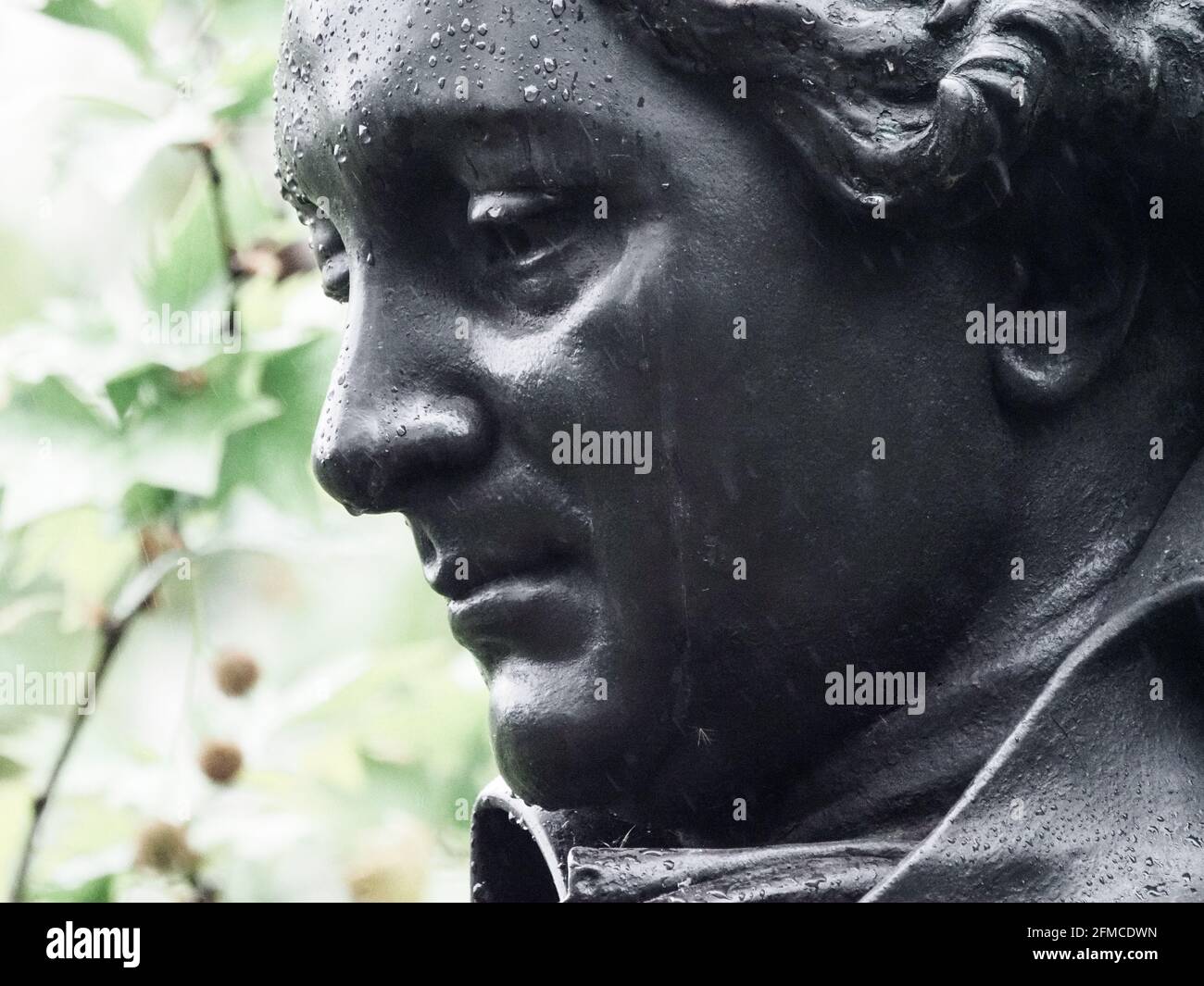 Robert Raikes Monument Stock Photo - Alamy