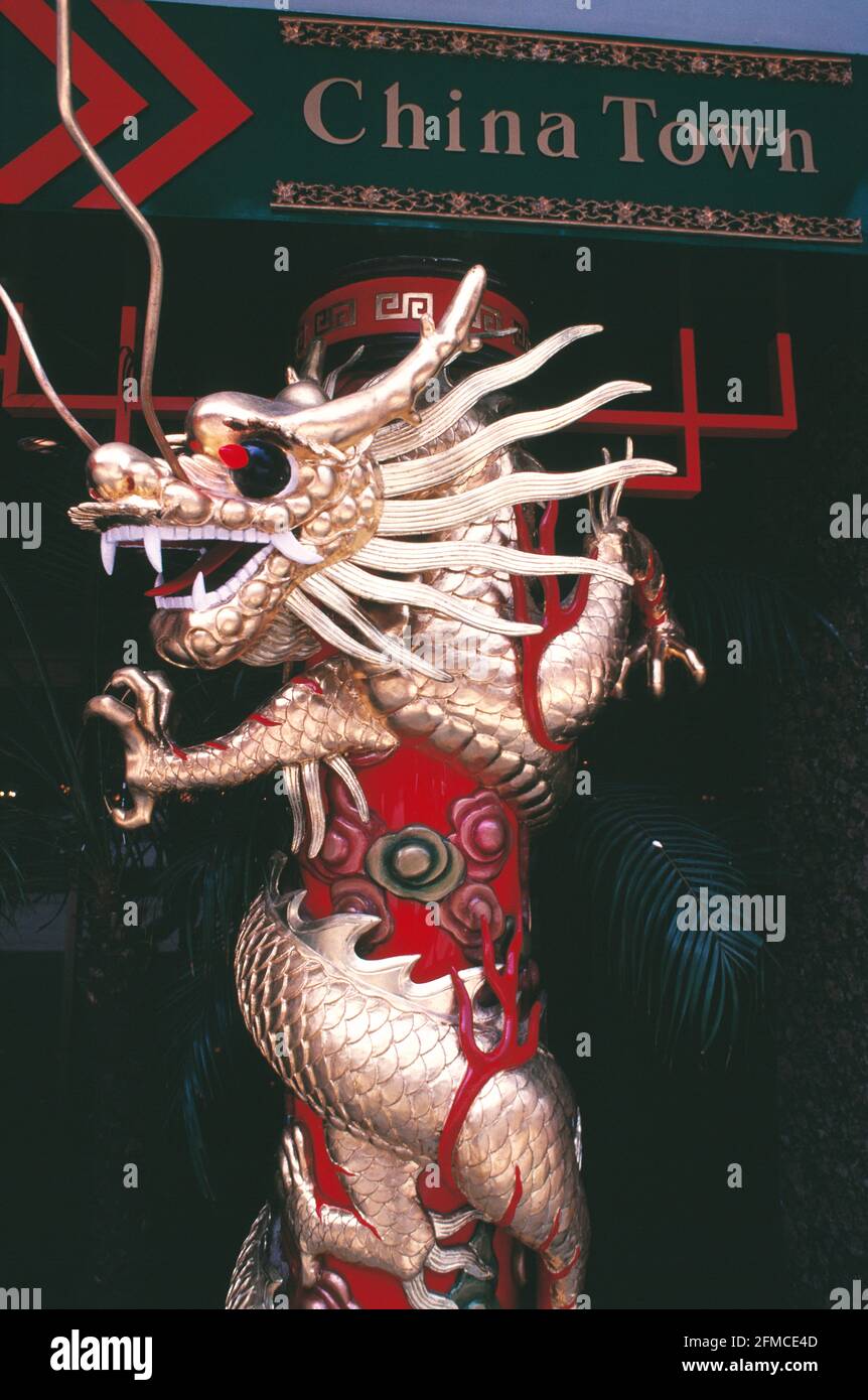 Dragon statue hi-res stock photography and images - Alamy