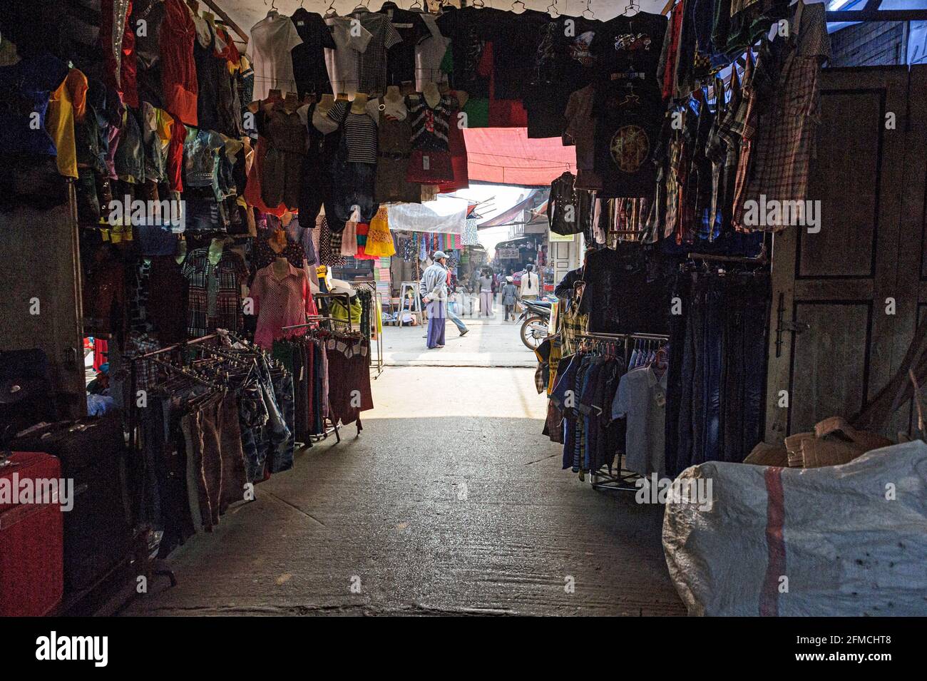 The main market in Pyin Oo Lwin. Myanmar Burma Stock Photo - Alamy