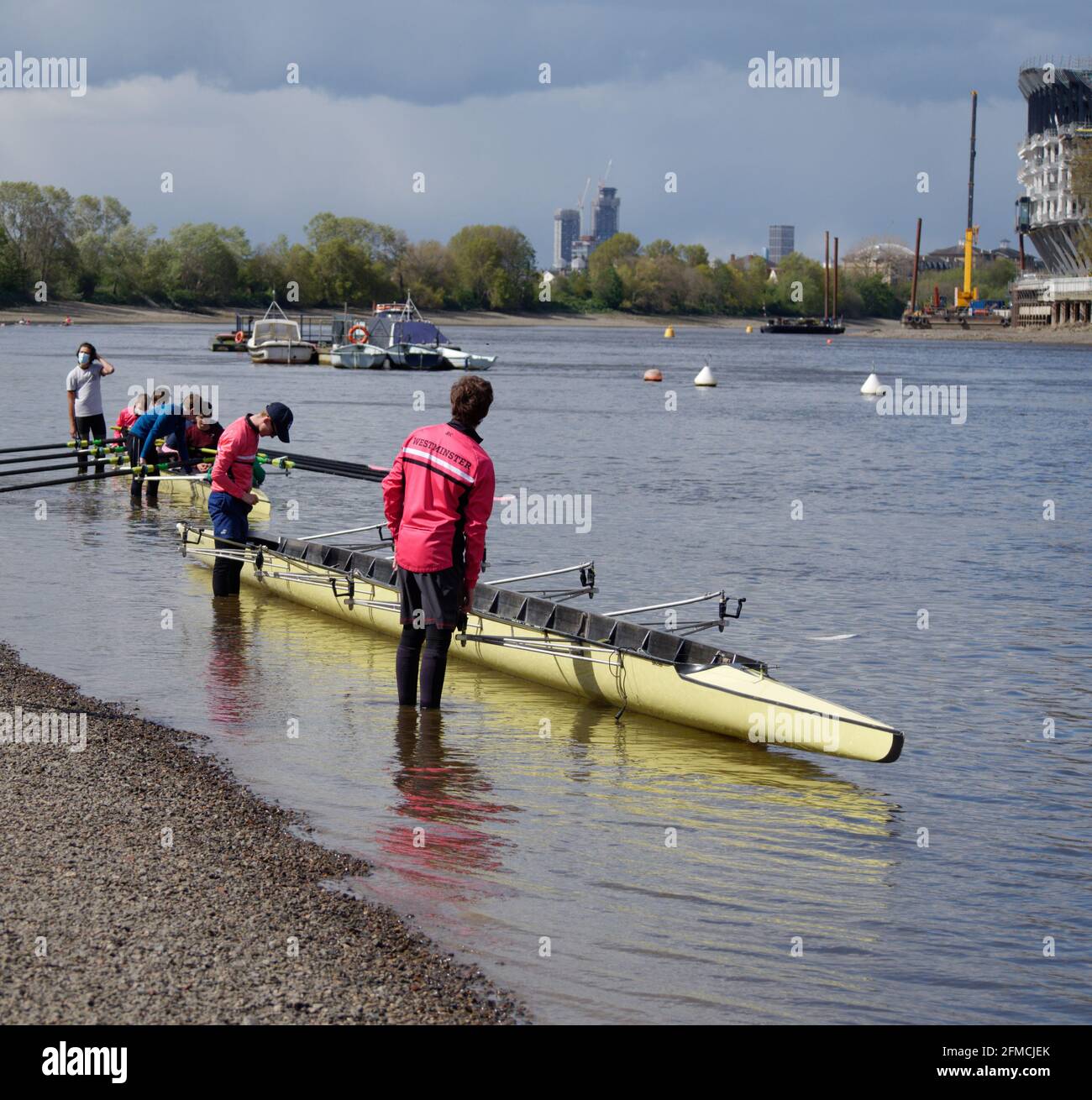 London river boats hi-res stock photography and images - Alamy