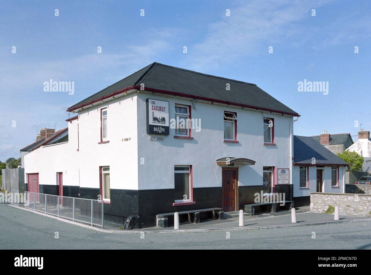 The bridge tavern pub sign hi-res stock photography and images - Alamy