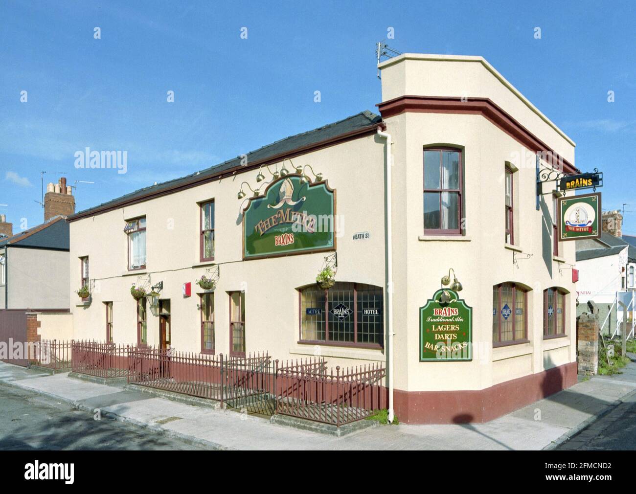 The Mitre Pub, Riverside, Cardiff, 1989 Stock Photo - Alamy