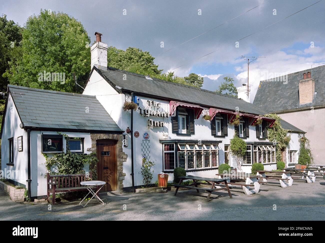 The Tynant Pub, Morganstown, Cardiff, 1989 Stock Photo - Alamy