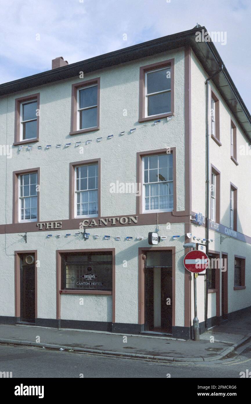 Pub beer inn cardiff wales hi-res stock photography and images - Alamy