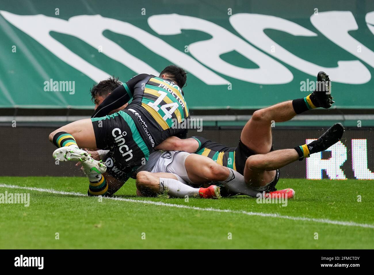 Louis rees zammit of gloucester rugby hi-res stock photography and ...