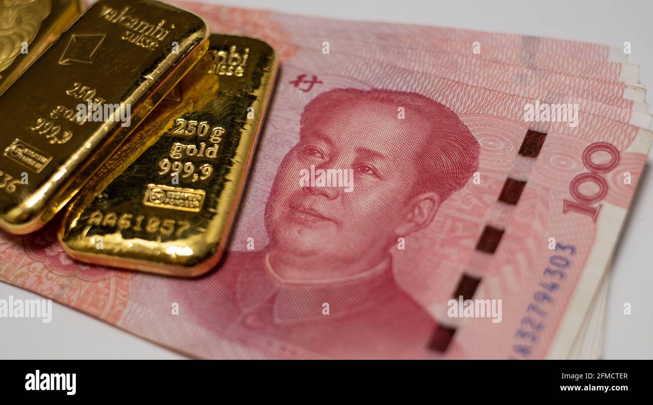 Gold backed Chinese yuan. Financial system of China Stock Photo - Alamy