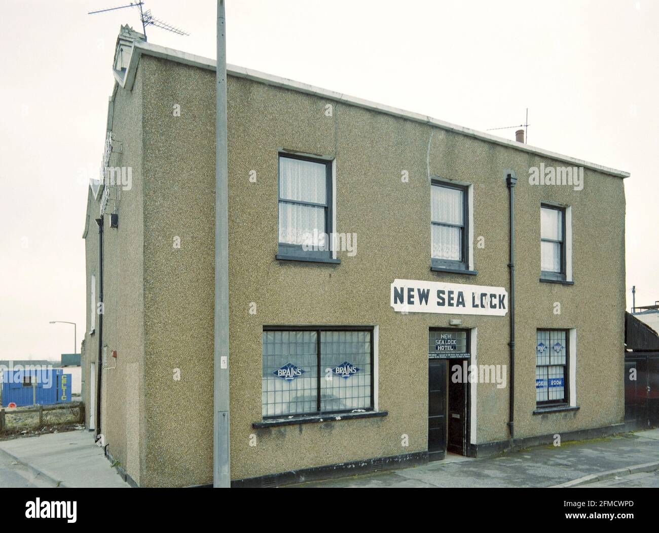 Lock pub hi-res stock photography and images - Alamy