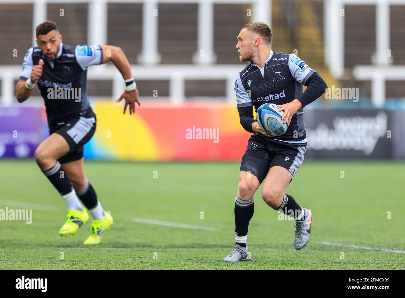 Callum chick of newcastle falcons hi-res stock photography and images ...