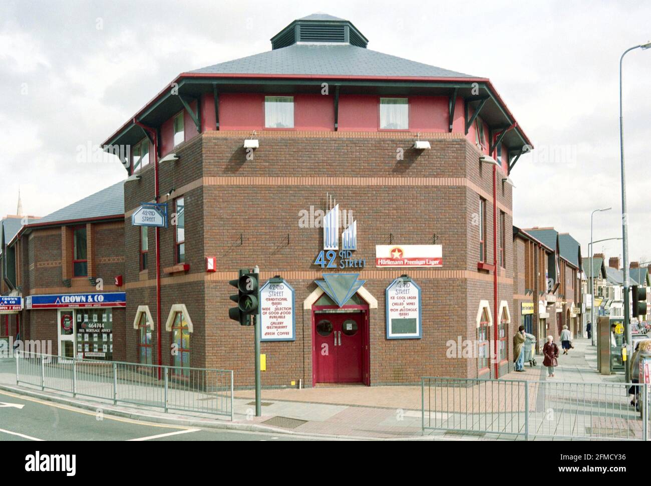 42nd Street Pub, Roath, Cardiff, 1989 Stock Photo - Alamy